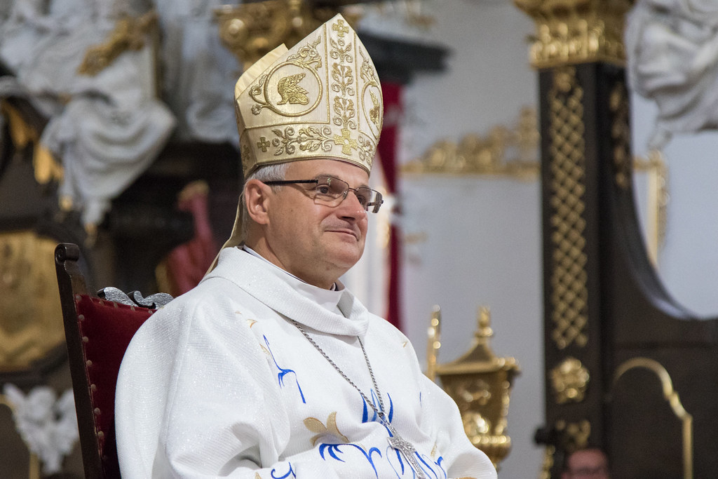 Bp Mendyk w 1060. rocznicę Chrztu Polski: ewangelizacja stała się osią ...
