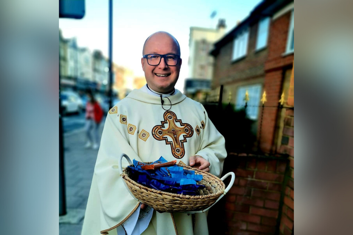 Ks. Rajewski: trzeba dobrze rozeznawać potrzeby polskich emigrantów | eKAI