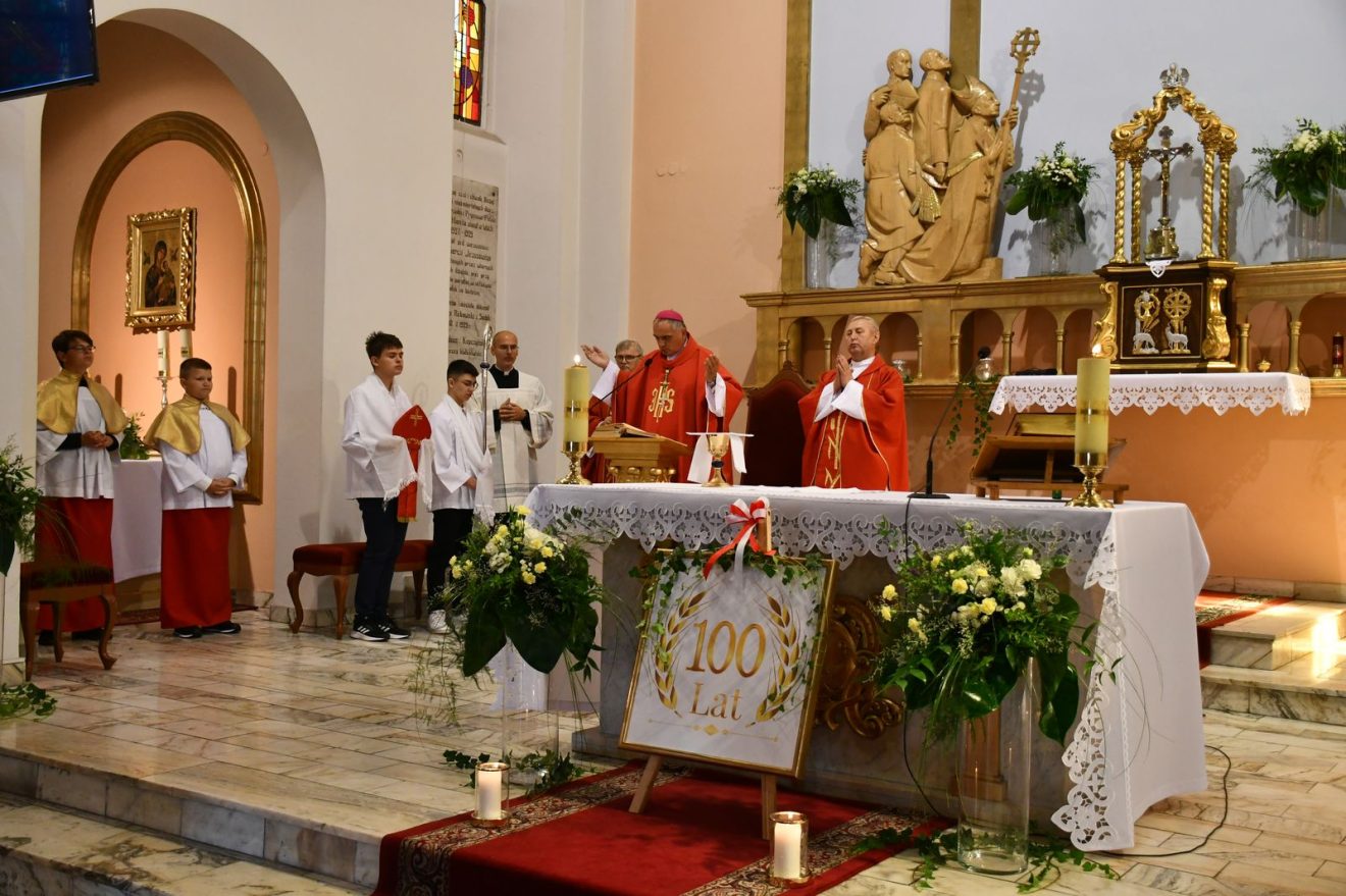 Parafia powstała z inicjatywy ks. Michała Kozala świętowała 100-lecie ...