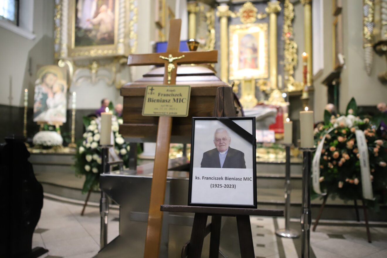 Księża marianie pożegnali najstarszego członka Zgromadzenia | eKAI