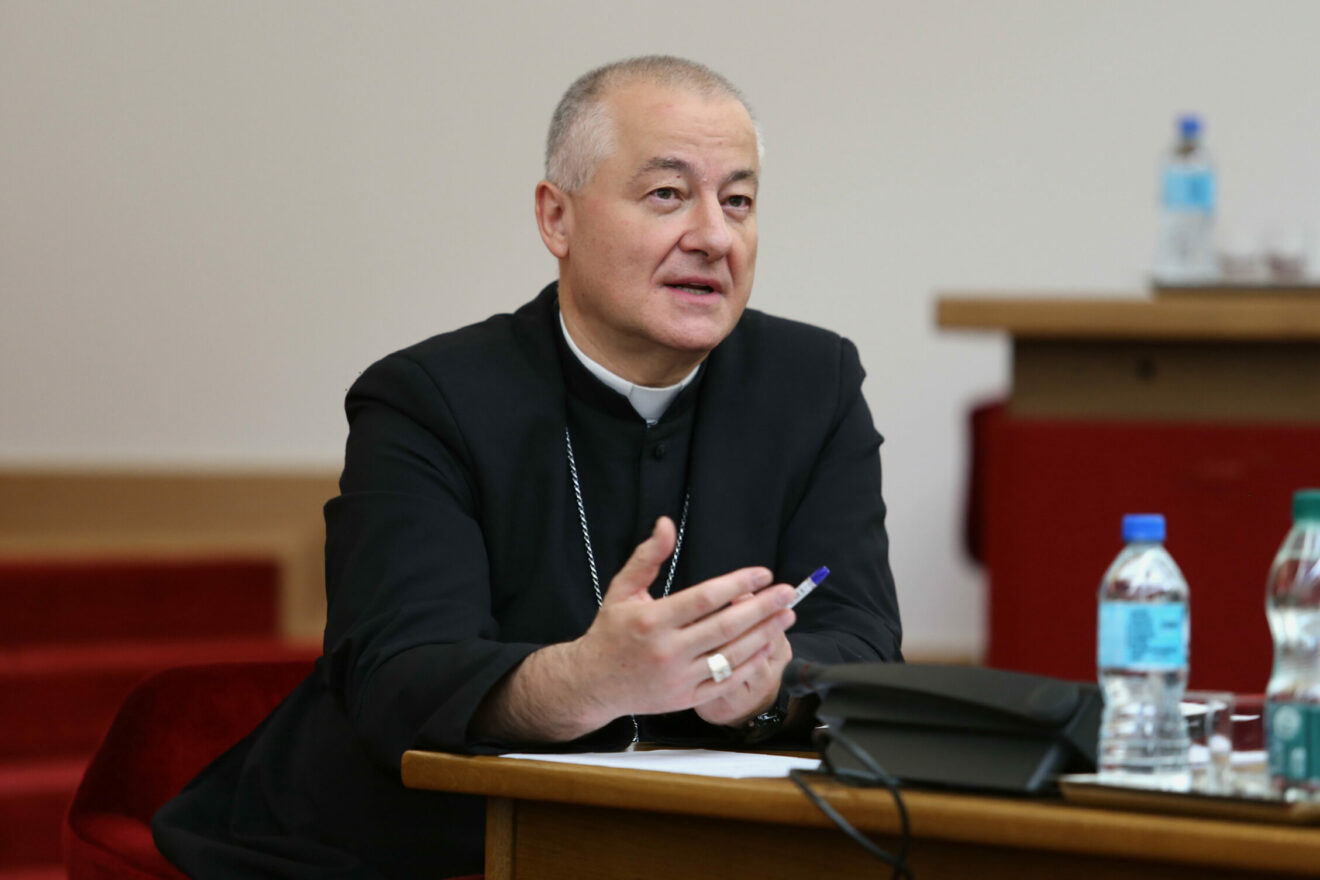 Bp Ważny o katechezie parafialnej: zaczynamy od małych kroków | eKAI