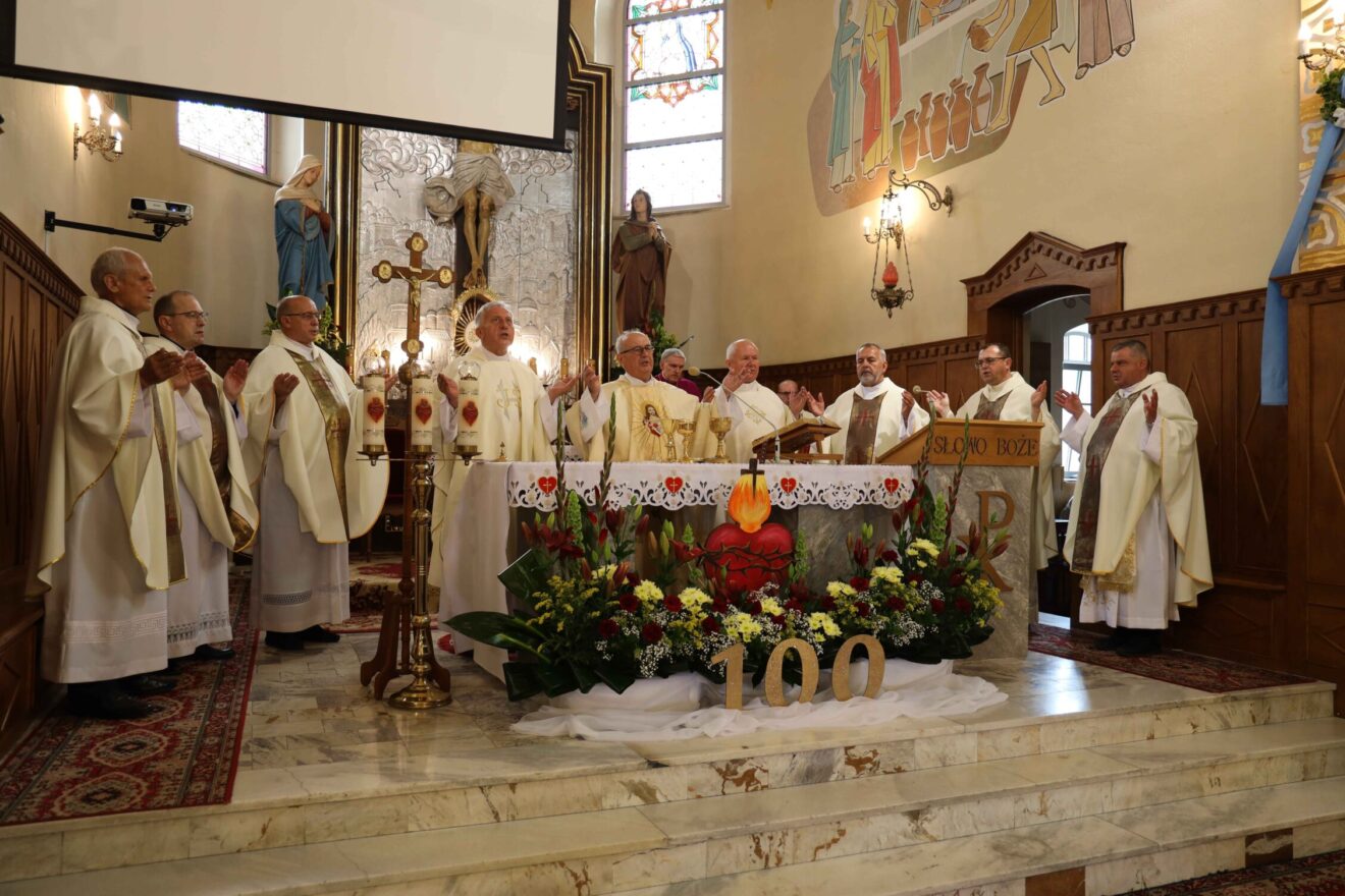 Tarnowska Wola: 100-lecie parafii pw. Najświętszego Serca Pana Jezusa ...