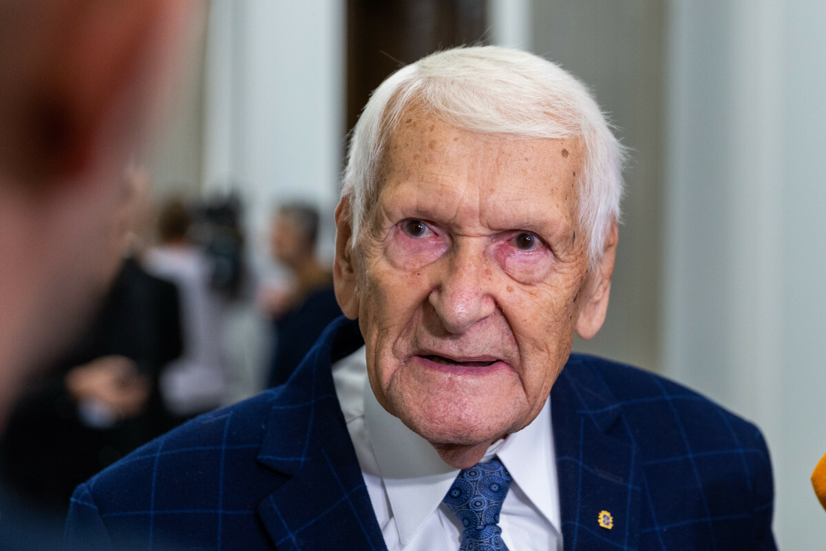 Józef Zych: Konstytucja i Konkordat są jednoznaczne ws. prawa rodziców ...