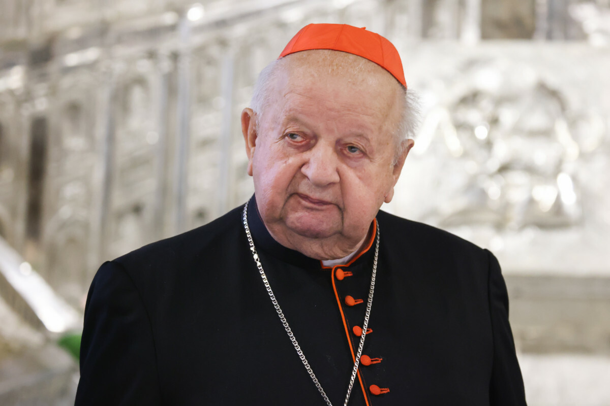 Kard. Dziwisz: Angelo Gugel – wzór służby Stolicy Apostolskiej | eKAI